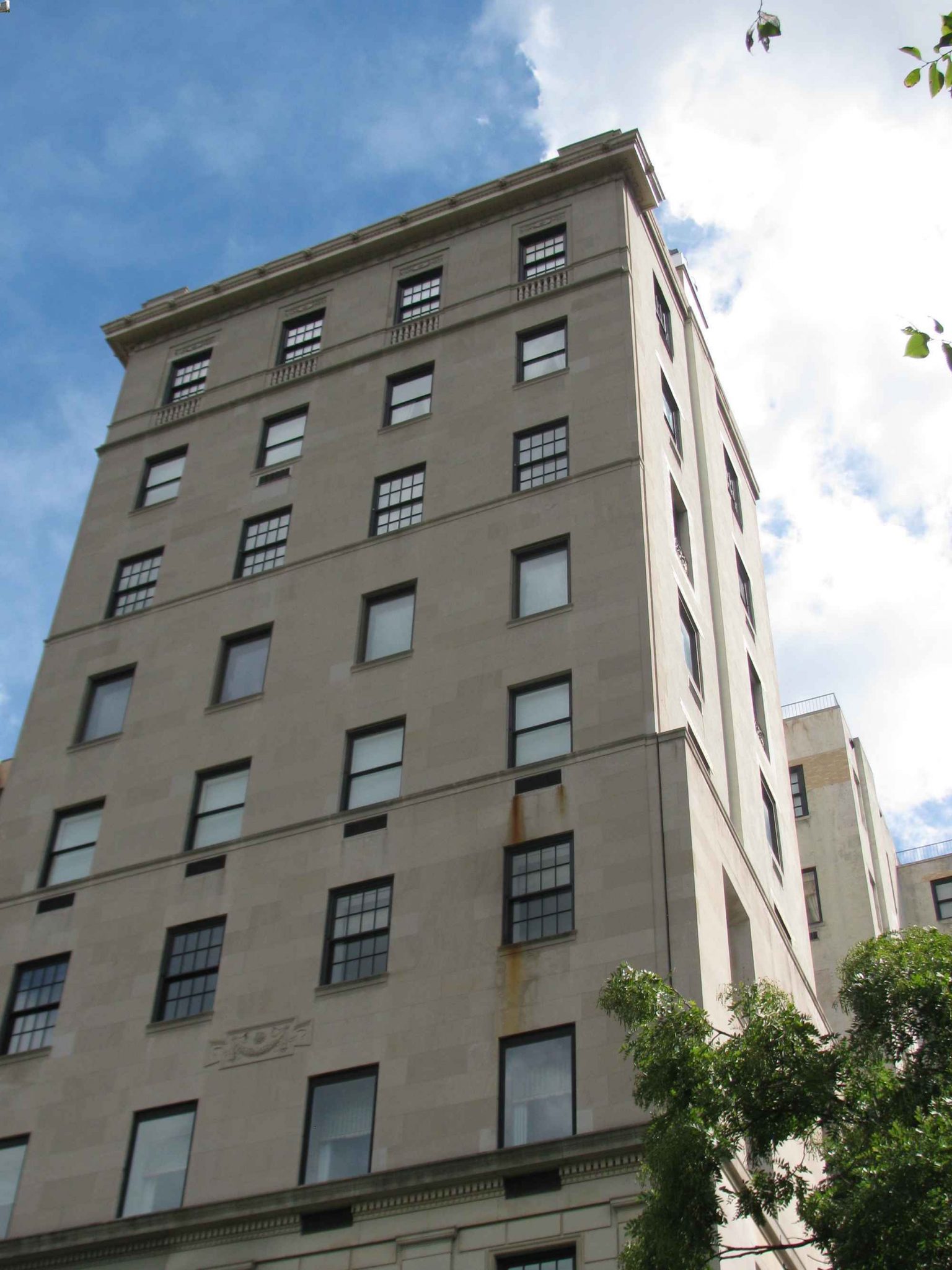 UES Estate of Microsoft Co-Founder, Paul Allen, Sells For $101 Million ...